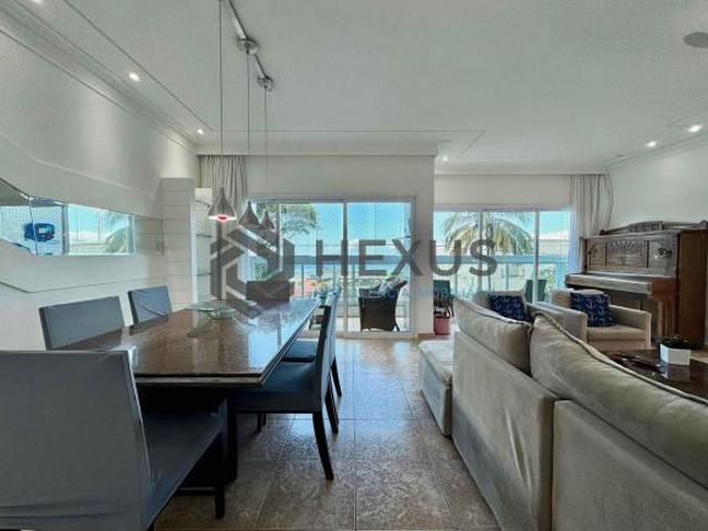 Apartamento frente mar com varanda e vista mar na Praia das Pitangueiras, Guaruj