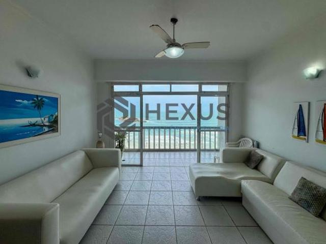 Apartamento frente mar com varanda e vista mar na Praia das Pitangueiras, Guaruj