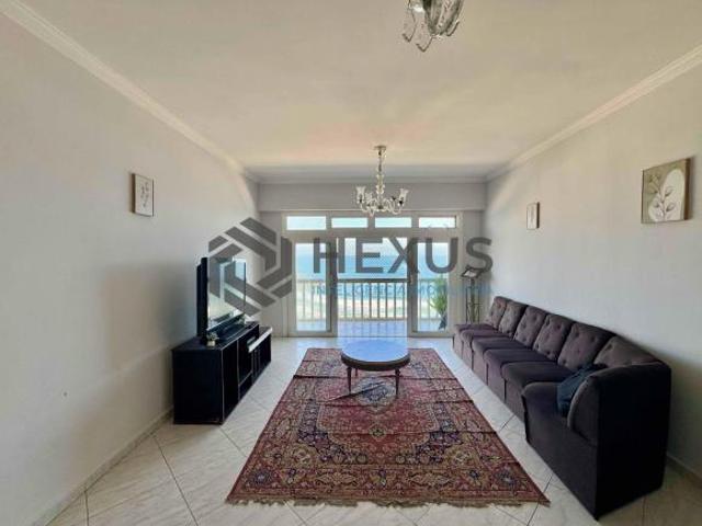 Apartamento frente mar com varanda e vista mar na Praia das Pitangueiras, Guaruj