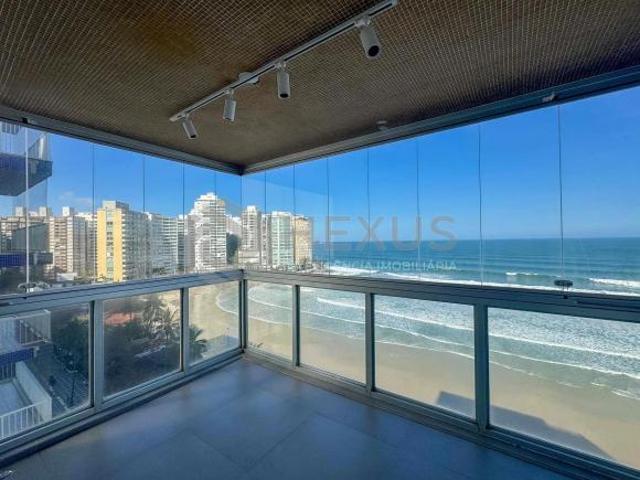Apartamento frente mar com varanda e vista mar na Praia das Pitangueiras, Guaruja