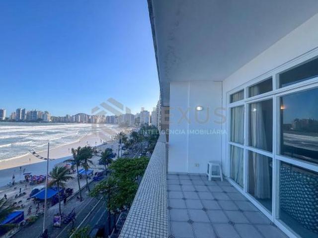 Apartamento frente mar com varanda e vista mar na Praia das Pitangueiras, Guaruja