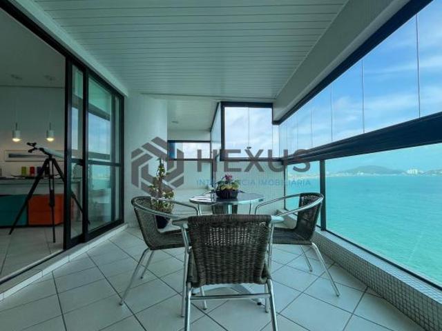 Apartamento frente mar com varanda gourmet e lazer completo na Praia das Pitangu