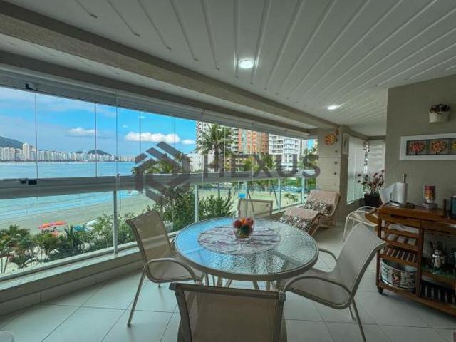 Apartamento frente mar com varanda gourmet e lazer na Praia das Asturias, Guaruj