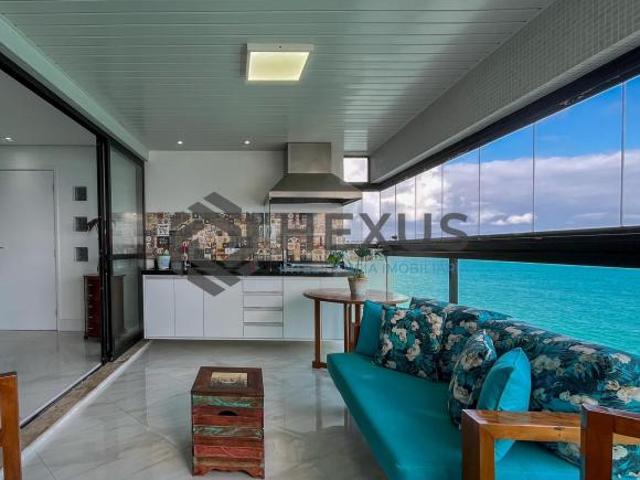 Apartamento frente mar com varanda gourmet e lazer na Praia das Pitangueiras, Gu