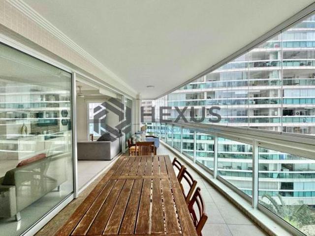 Apartamento frente mar com varanda gourmet vista mar e lazer na Praia das Asturi