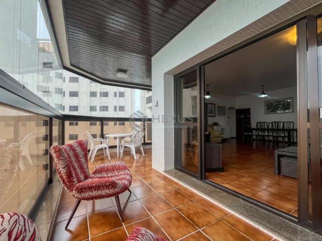 Apartamento frente mar com varanda gourmet, vista mar e lazer na Praia das Asturias, Guaruja