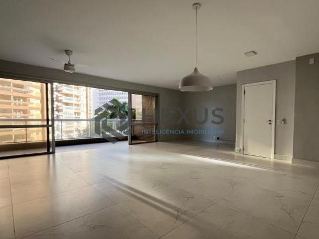 Apartamento frente mar com varanda, lazer e vista mar na Praia das Pitangueiras