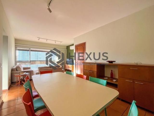 Apartamento frente mar com varanda vista mar e lazer na beira mar da Praia das