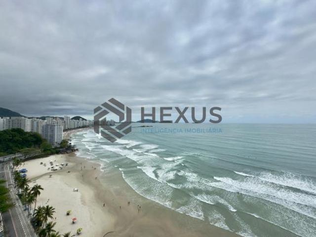 Apartamento frente mar com varanda vista mar e lazer na beira mar da Praia das A