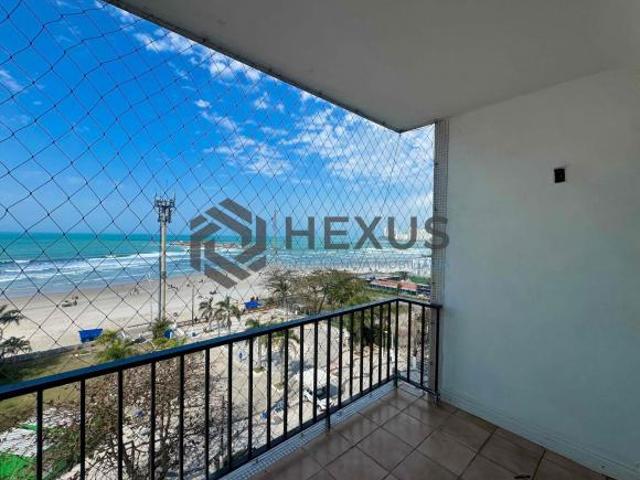 Apartamento frente mar com varanda vista mar e lazer na Praia das Pitangueiras