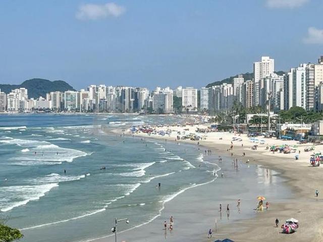 Apartamento frente mar com varanda vista mar e lazer nas Pitangueiras, Guarujá
