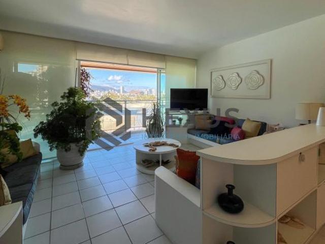 Apartamento frente mar com varanda vista mar e lazer nas Pitangueiras, Guarujá