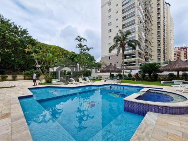 Apartamento frente mar com varanda vista mar e lazer no Jardim Astúrias, Guarujá
