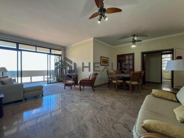 Apartamento frente mar com varanda vista mar na Praia das Pitangueiras, Guaruja