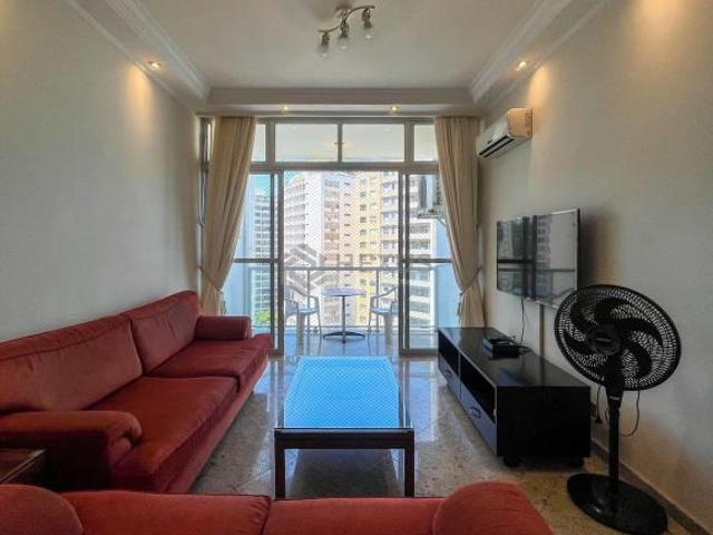 Apartamento frente mar com varanda vista mar na Praia das Pitangueiras, Guaruja