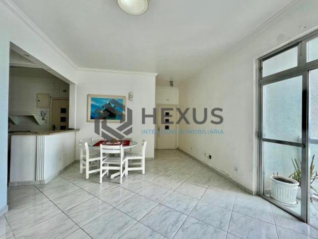 Apartamento frente mar com varanda vista mar na Praia das Pitangueiras, Guaruja
