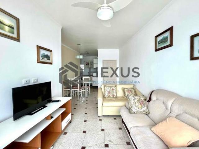 Apartamento frente mar com varanda vista mar na Praia das Pitangueiras, Guaruja