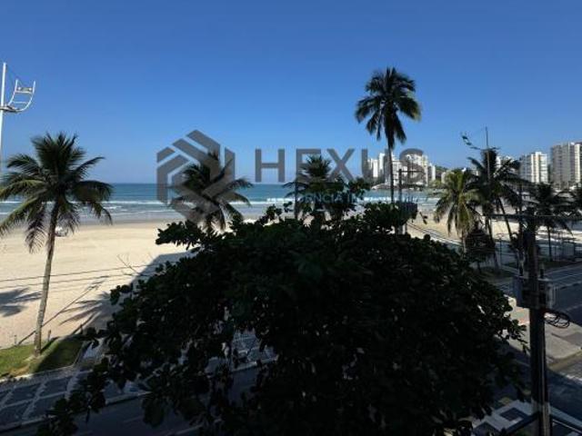 Apartamento frente mar com varanda vista mar no Jardim Astúrias, Guarujá