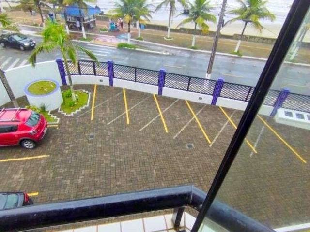 Apartamento frente mar com duas sacadas