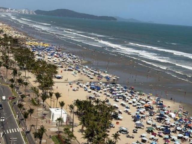 Apartamento Frente Mar com Elevador Privativo!