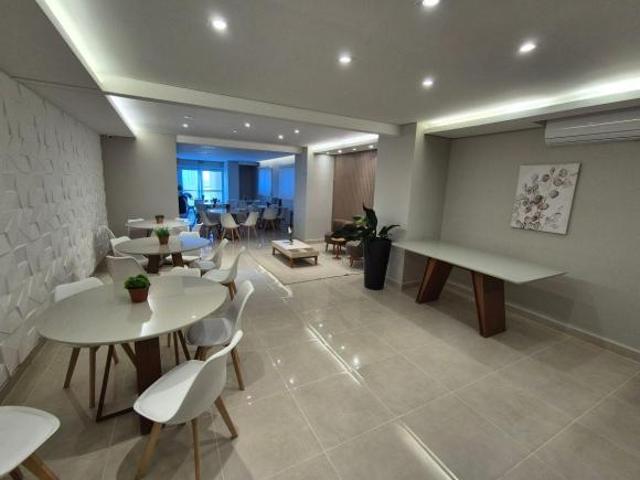 Apartamento Frente Mar com Lazer Completo