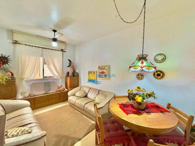 Apartamento frente mar com sacada — Astúrias — Guarujá