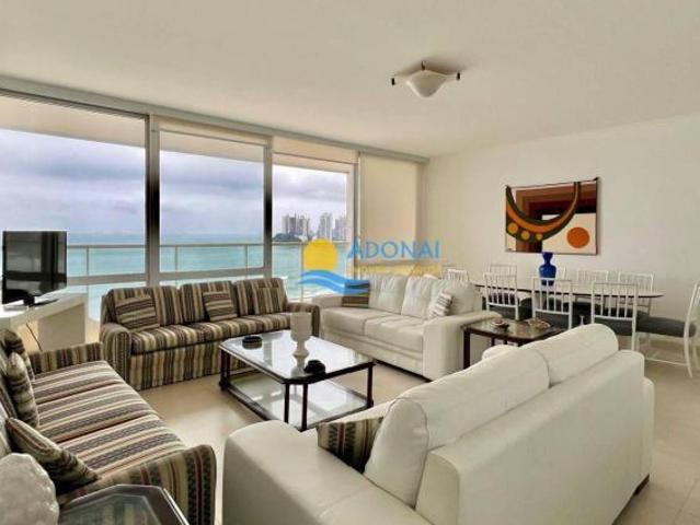 Apartamento frente mar com sacada — Pitangueiras — Guarujá