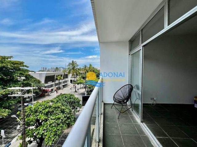 Apartamento frente mar com sacada — Pitangueiras — Guarujá