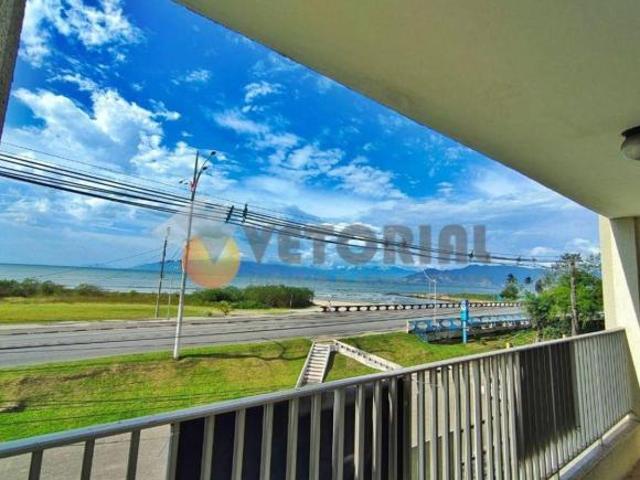 Apartamento FRENTE MAR de 130 m² com 4 quartos à venda no Centro