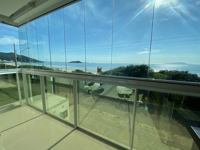 Apartamento frente mar equipado e decorado