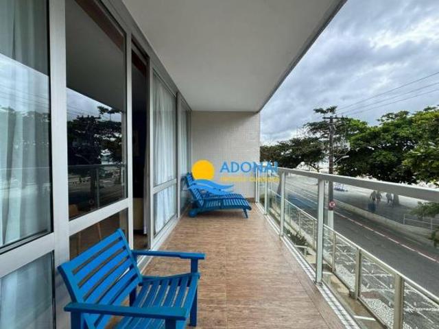 Apartamento frente mar reformado — Pitangueiras — Guarujá