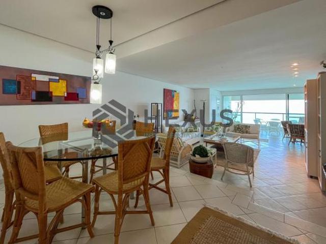 Apartamento frente mar varanda gourmet e lazer na Praia das Pitangueiras, Guaruj