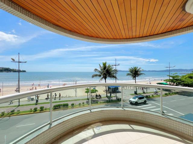 APARTAMENTO FRENTE MAR