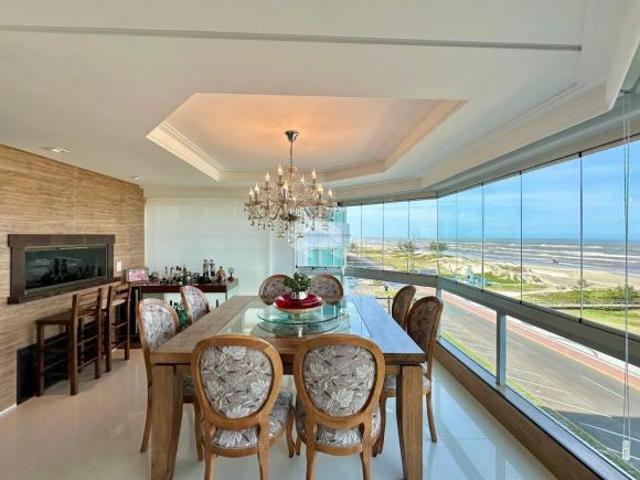 Apartamento Frente Mar, 4 dormitórios/suítes e 2 Garagens no Bairro Navegantes em Capão da Canoa