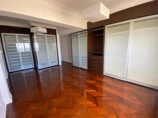 Apartamento Frente Mar 6 Dormitórios 1 vaga no Itararé andar alto