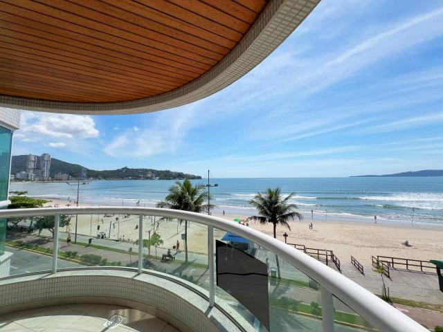 APARTAMENTO FRENTE MAR