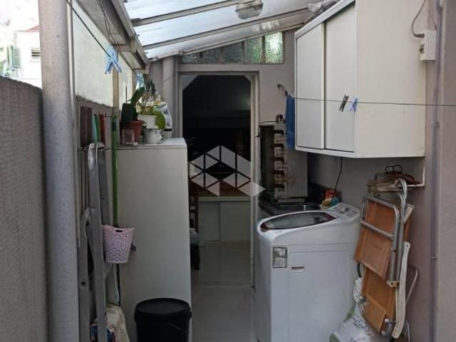Apartamento Garden 3 dormitórios, 109 m² no bairro Rio Branco, Porto Alegre, reformado e próximo à R