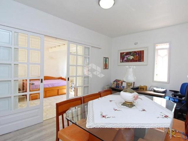 Apartamento Garden 3 dormitórios a venda no Bairro Moinhos de Vento ao lado do Zaffari da Cristóvão