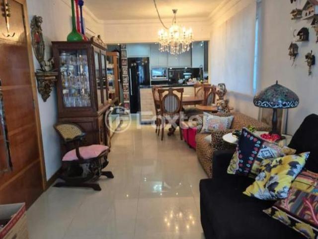Apartamento Garden, 4 dormitórios, 212.56 m², em Centro