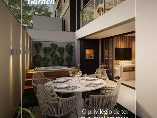 Apartamento Garden com grande 83 m², somente de área externa, próximo ao Shopping Água Verde