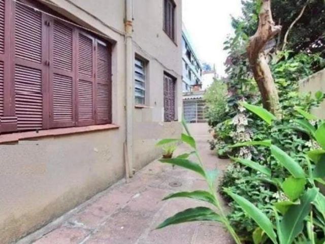 Apartamento garden com pátio Menino Deus