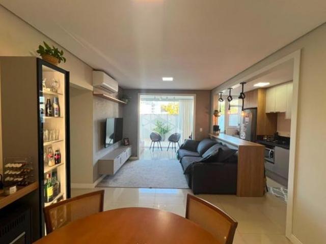 Apartamento garden com 02 dormitórios, semimobiliado, no centro