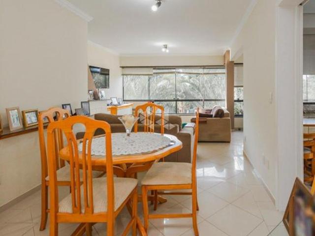 Apartamento Garden com 170m² 3 dormitórios com 2 vagas Jr Itu em Porto Alegre