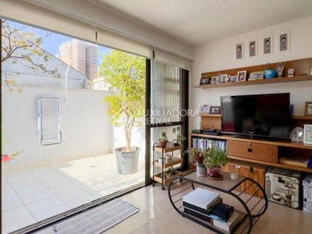 Apartamento Garden com 2 dormitórios, à venda no bairro Rio Branco, Porto Alegre