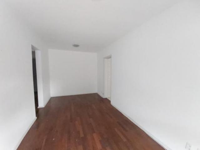 Apartamento Garden com 2 quartos e 1 vaga na Cidade Baixa em frente ao TJ/RS