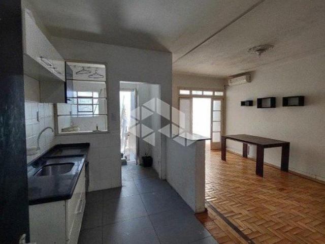 Apartamento Garden com 2 quartos e 72m² à venda em São Geraldo, Porto Alegre