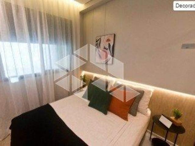 Apartamento Garden com 84 m2, 1 dormitório e living ampliado na Aimberê!
