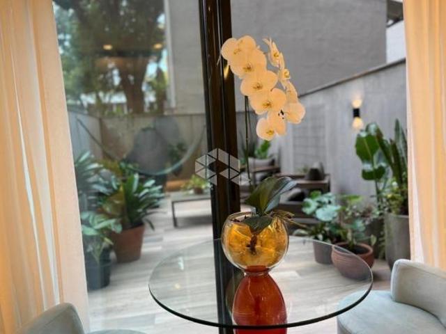 Apartamento Garden á venda com 1 dormitório com 53m² no bairro Mont Serrat