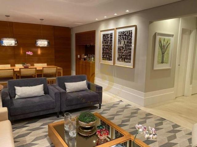 Apartamento Garden á venda de 210 m², com 3 suítes e 3 vagas de garagem no bairro Vila Olímpia