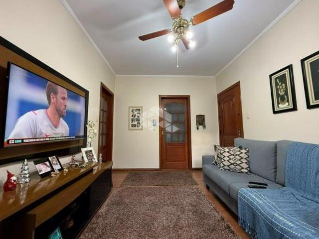 Apartamento Garden a venda, de 2 dormitórios, com 73 mts no Menino Deus